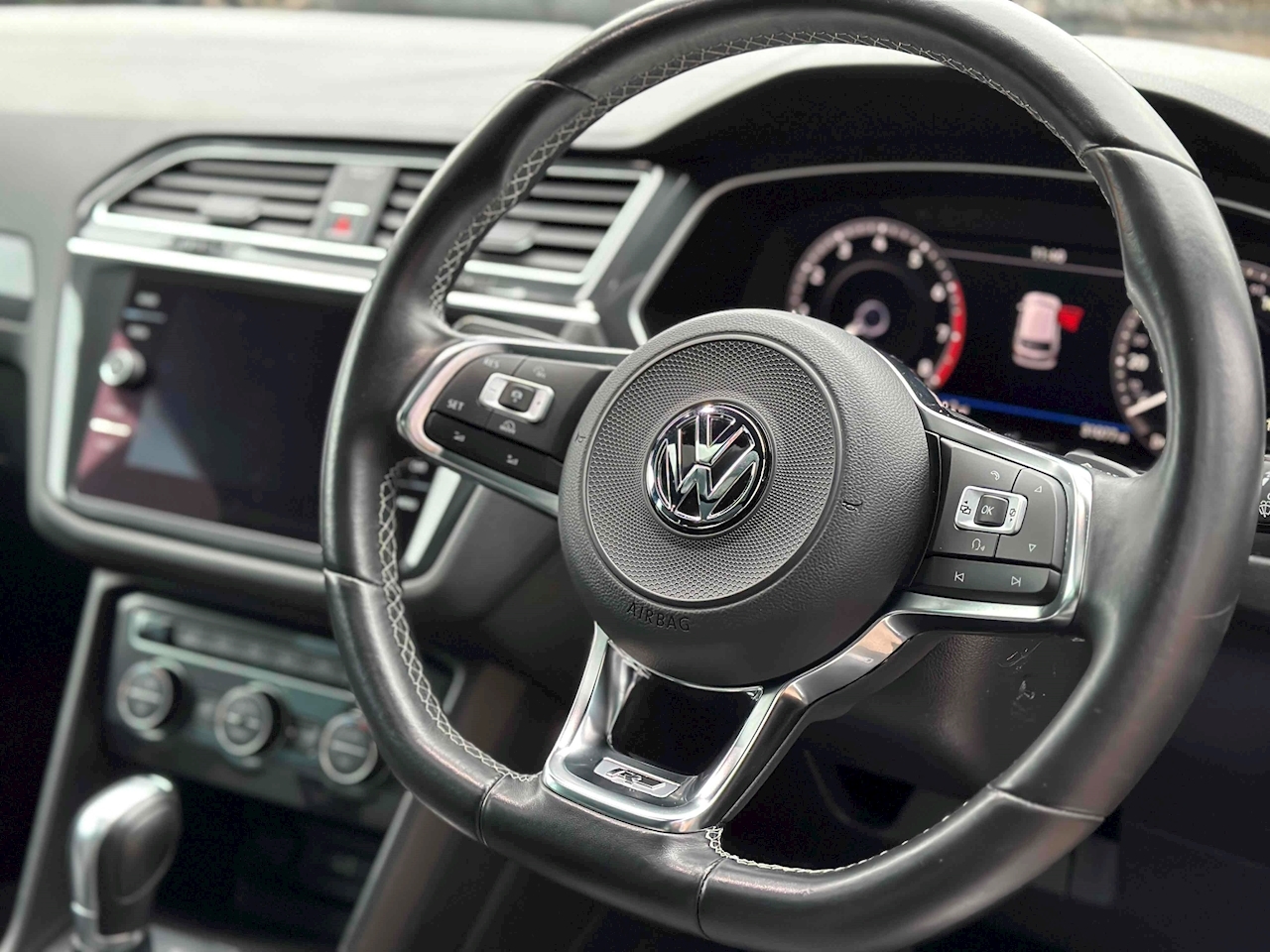 Used 2017 Volkswagen Tiguan TSI R-Line For Sale in Hertfordshire (U4878 ...