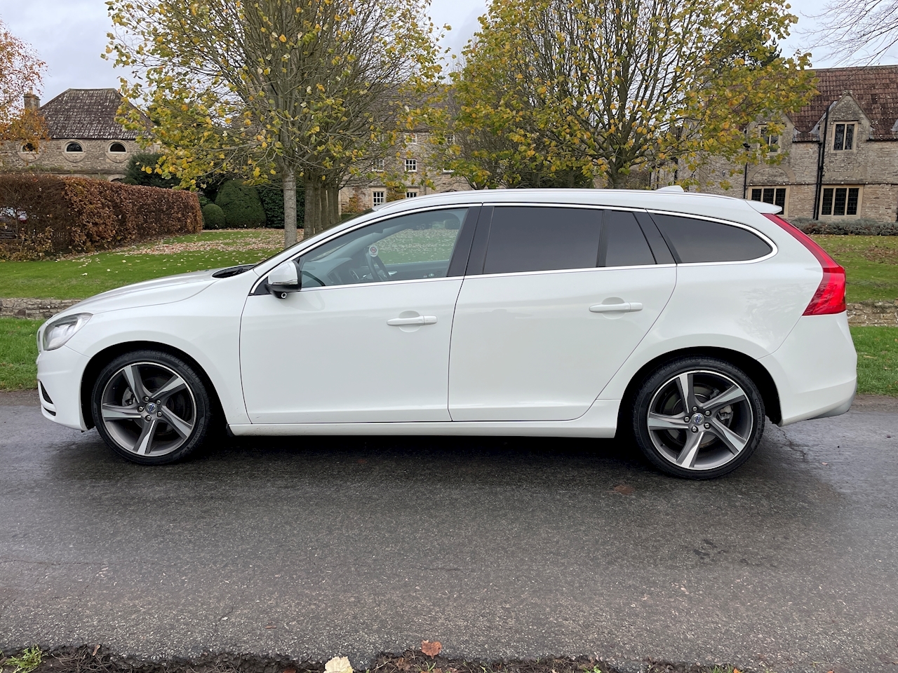 Used 2012 Volvo V60 T3 R-Design For Sale in Avon (U101077) | Swan Motor ...