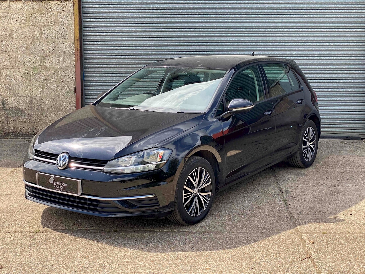 Used 2017 Volkswagen Golf TSI SE Nav For Sale in Berkshire (U2151 ...