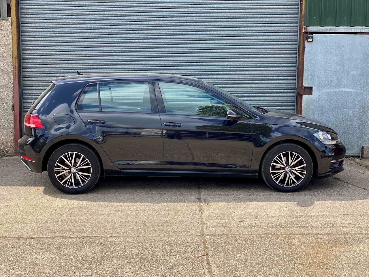 Used 2017 Volkswagen Golf TSI SE Nav For Sale in Berkshire (U2151 ...
