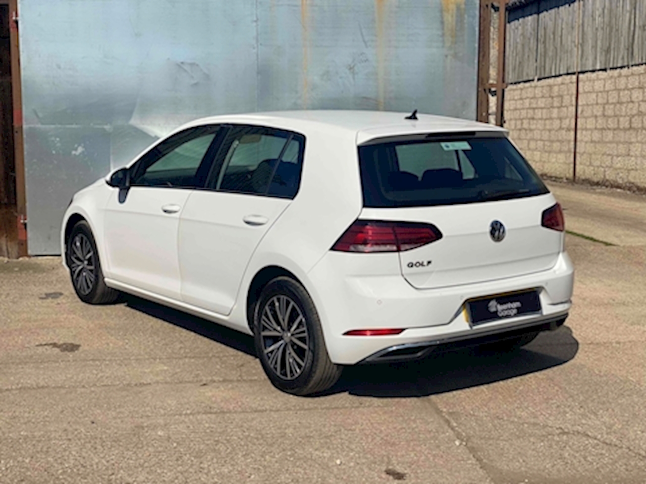 Used 2017 Volkswagen Golf TSI SE For Sale in Berkshire (U2213 ...