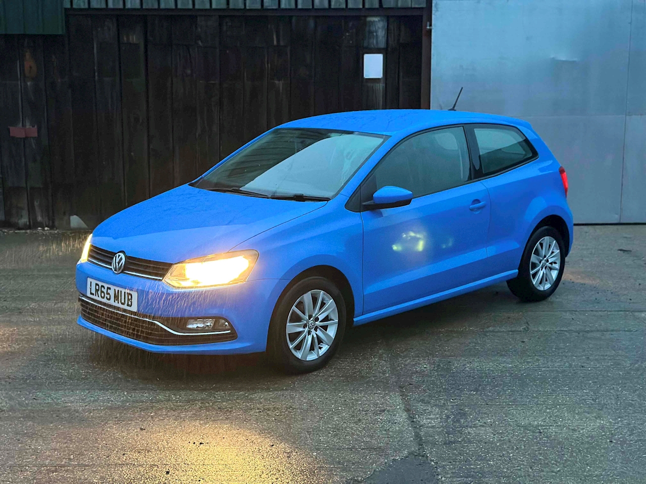 Used 2015 Volkswagen Polo BlueMotion Tech SE For Sale in Berkshire ...