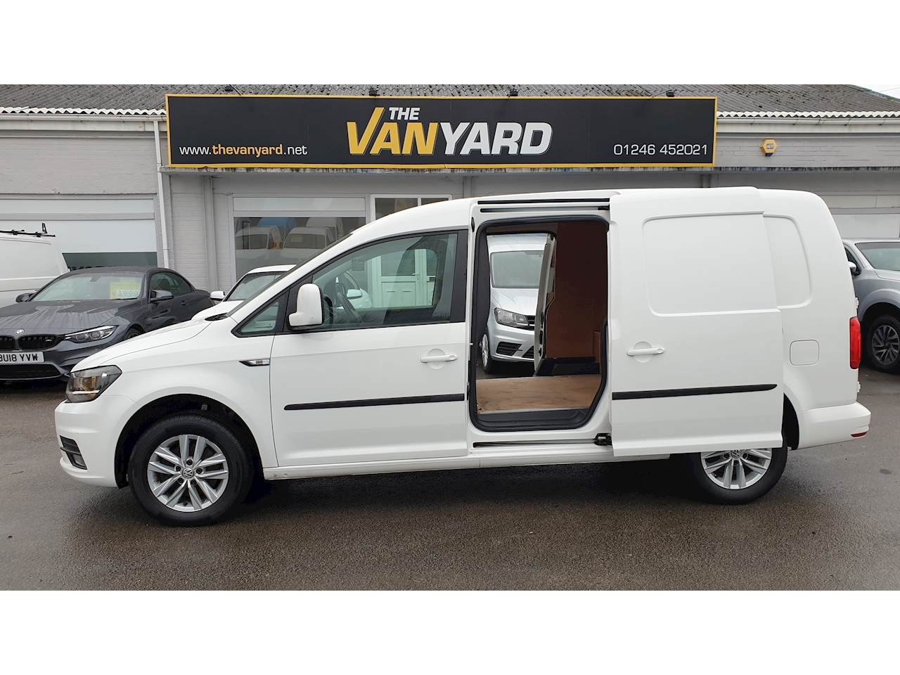 Used 2016 Volkswagen Caddy Maxi C20 Tdi Highline For Sale in Derbyshire ...