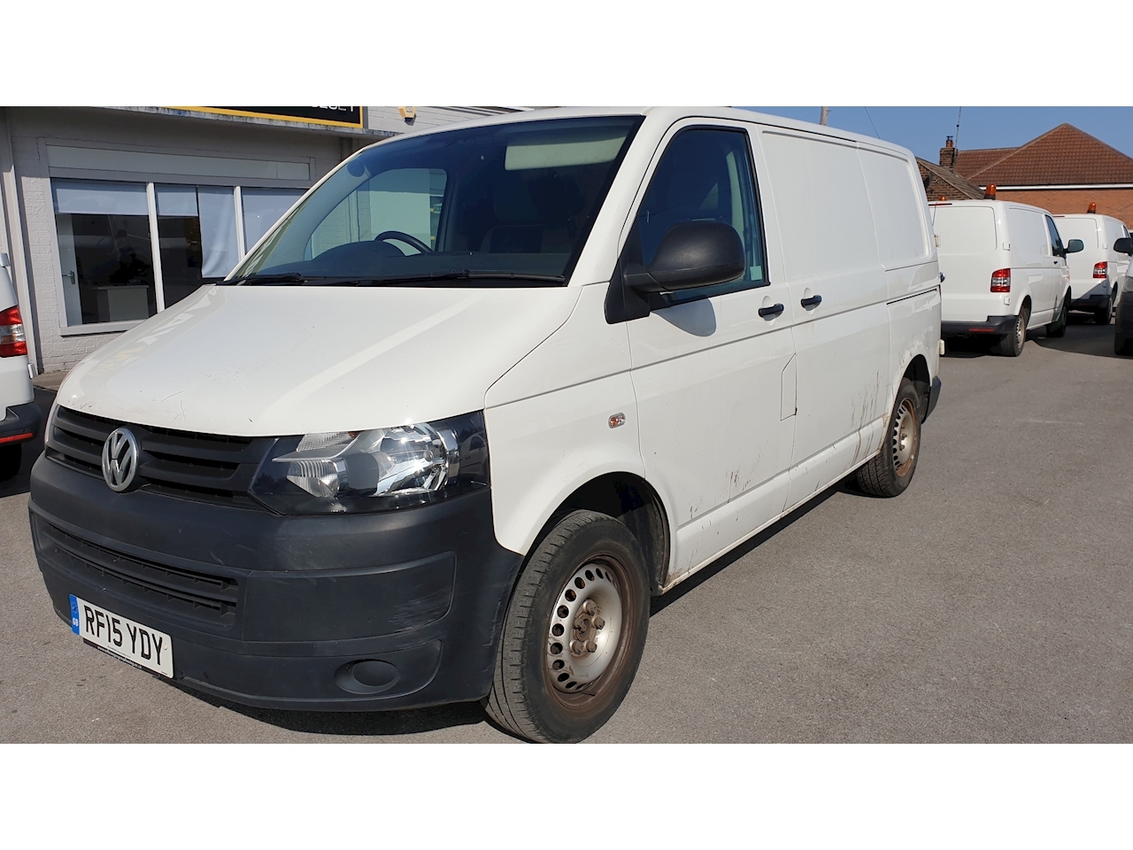 Used 2015 Volkswagen Transporter T26 Startline For Sale in Derbyshire ...