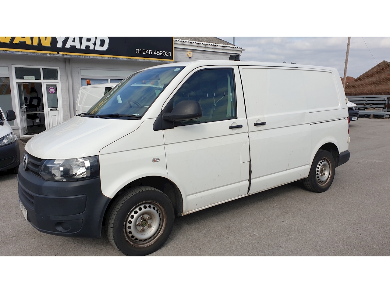 Used 2015 Volkswagen Transporter T26 Startline For Sale in Derbyshire ...