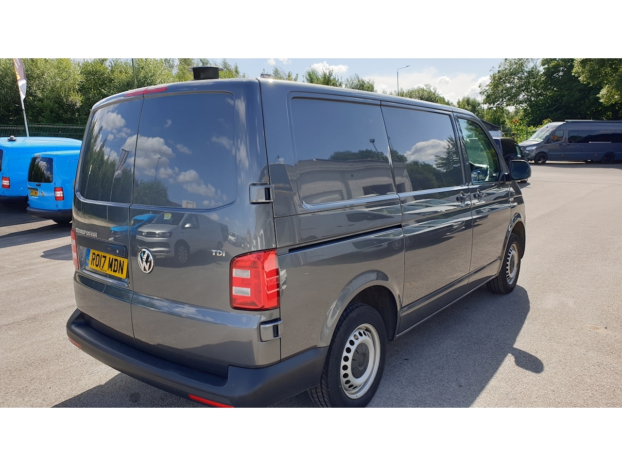 Used 2017 Volkswagen Transporter TDI T26 BlueMotion Tech Startline For ...