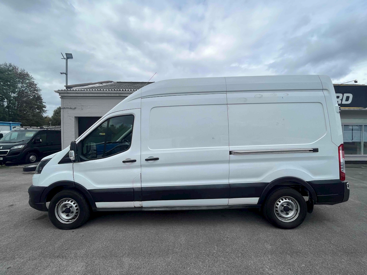 Used 2019 Ford Transit 350 EcoBlue Leader For Sale in Derbyshire (U5550 ...