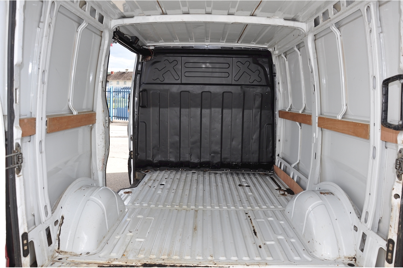 Used 2015 Iveco Daily 35S11 SWB For Sale (U3118) | Advantage 4 Vans