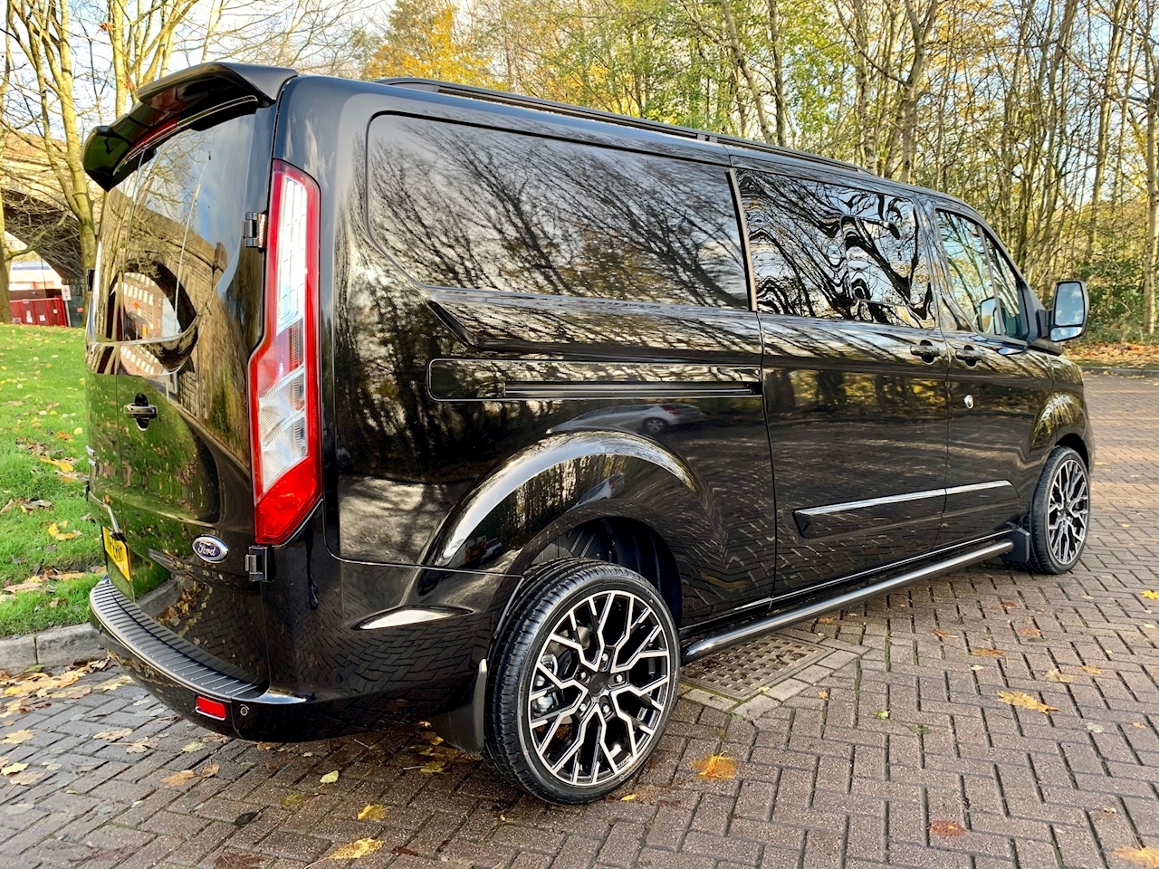 New 2022 Ford TRANSIT CUSTOM 320 L2 H1 LTD 130PS DCIV 2.0 PANEL VAN ...