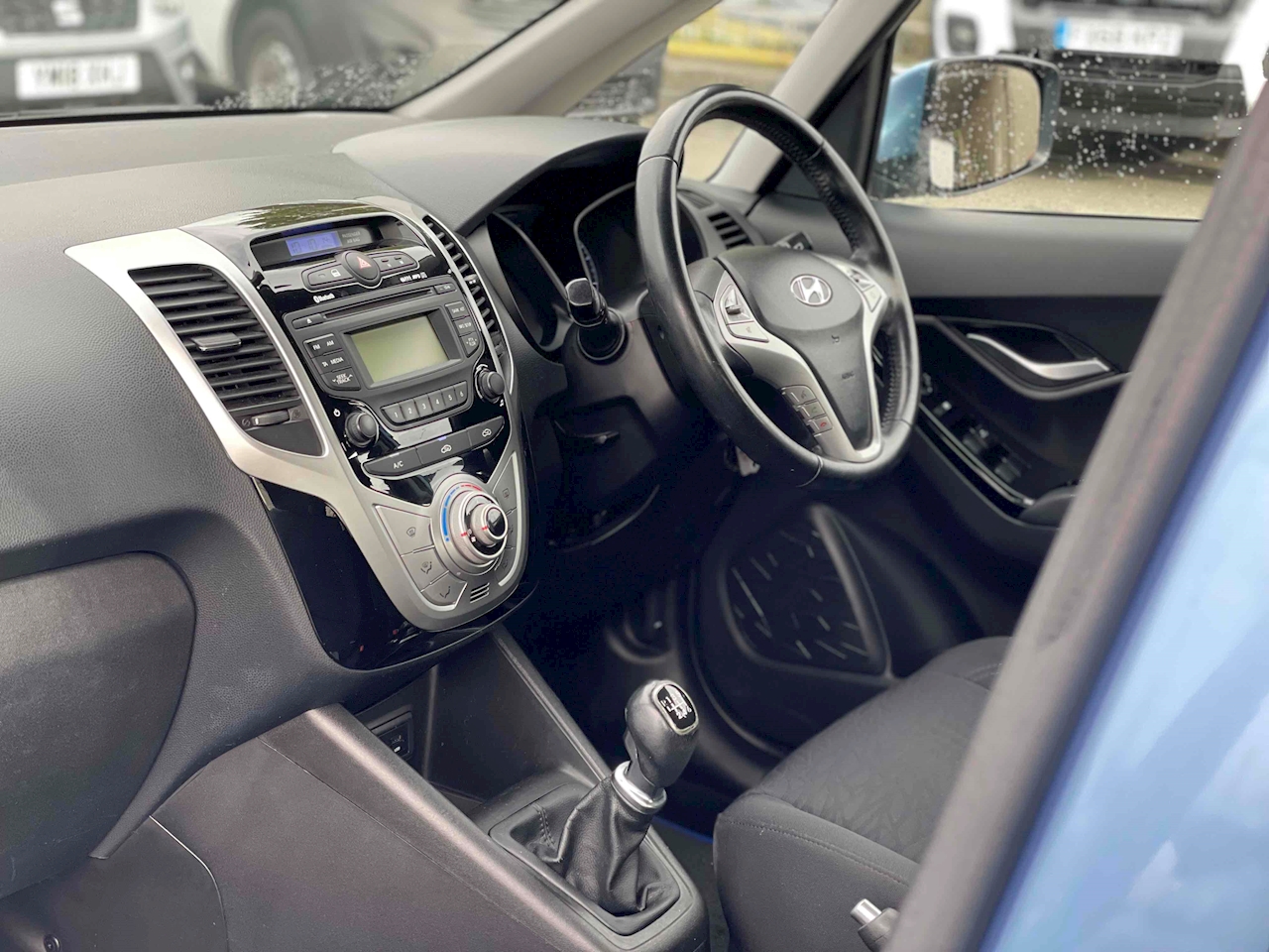 Hyundai CRDi Active Hatchback 1.6 Manual Diesel - Vehicle Details ...