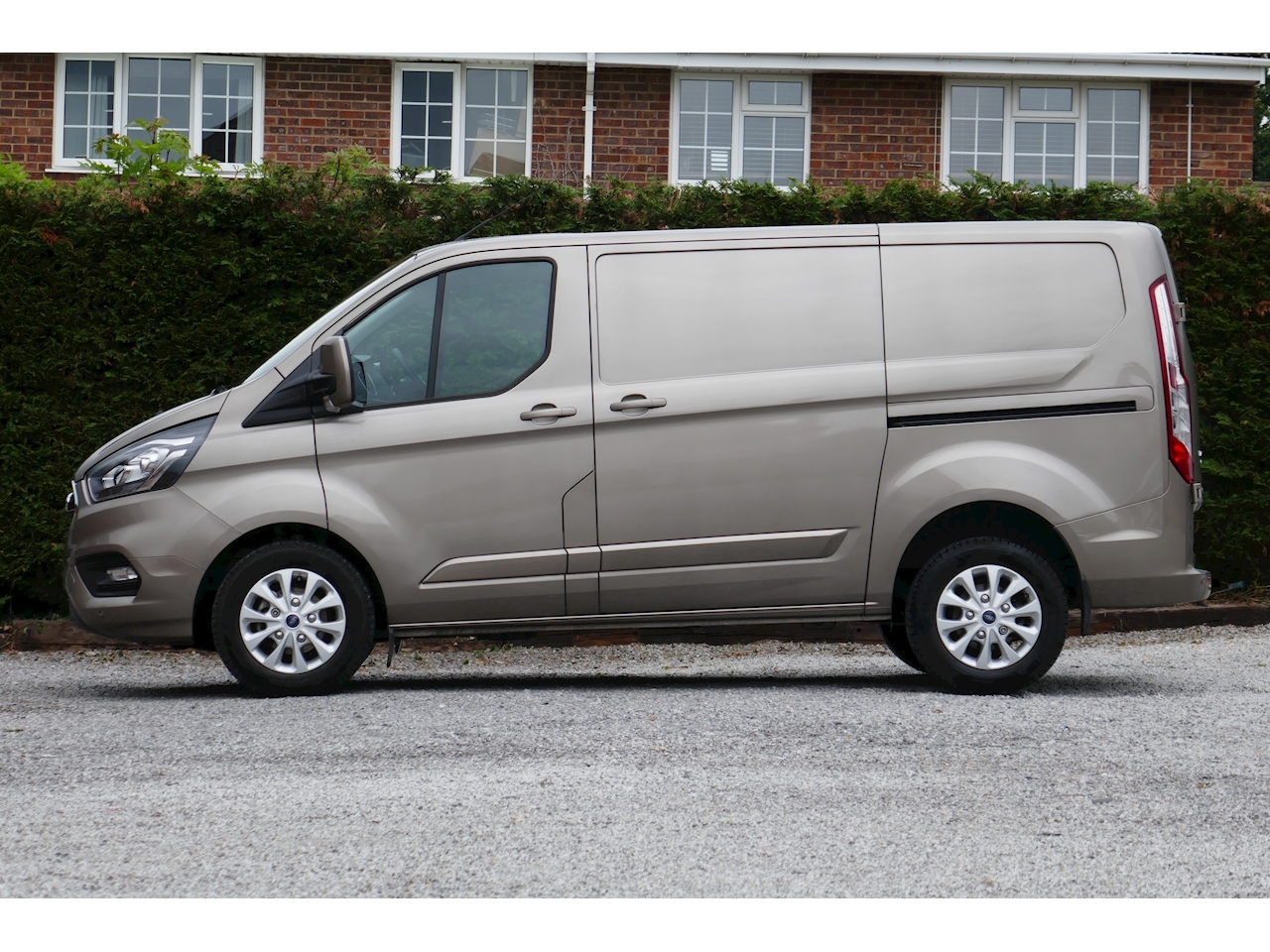 Used 2020 Ford Transit Custom 280 Limited 170ps Manual 2.0 Euro 6 ICE ...