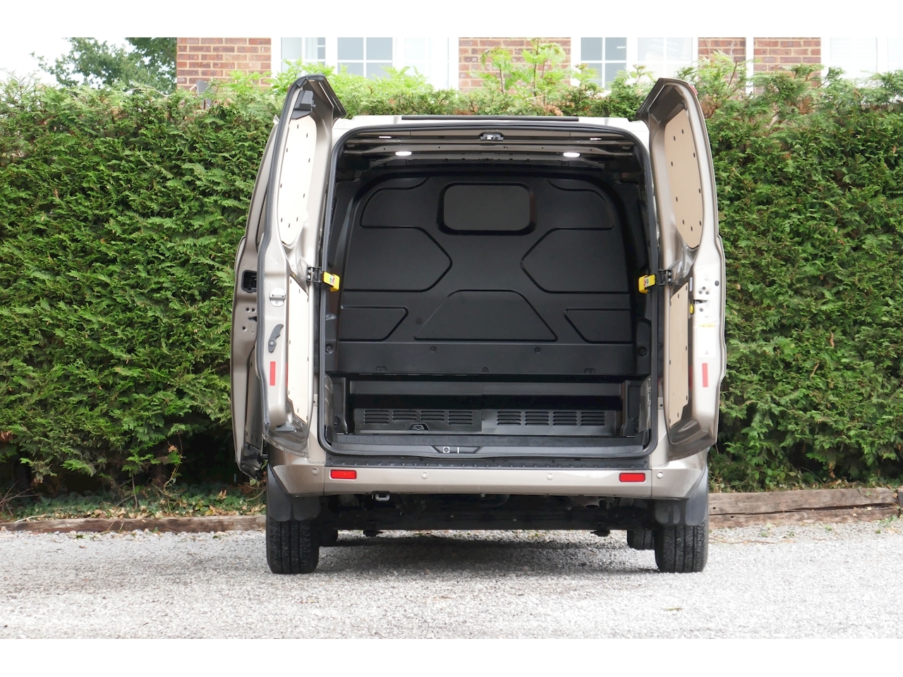 Used 2020 Ford Transit Custom 280 Limited 170ps Manual 2.0 Euro 6 ICE ...