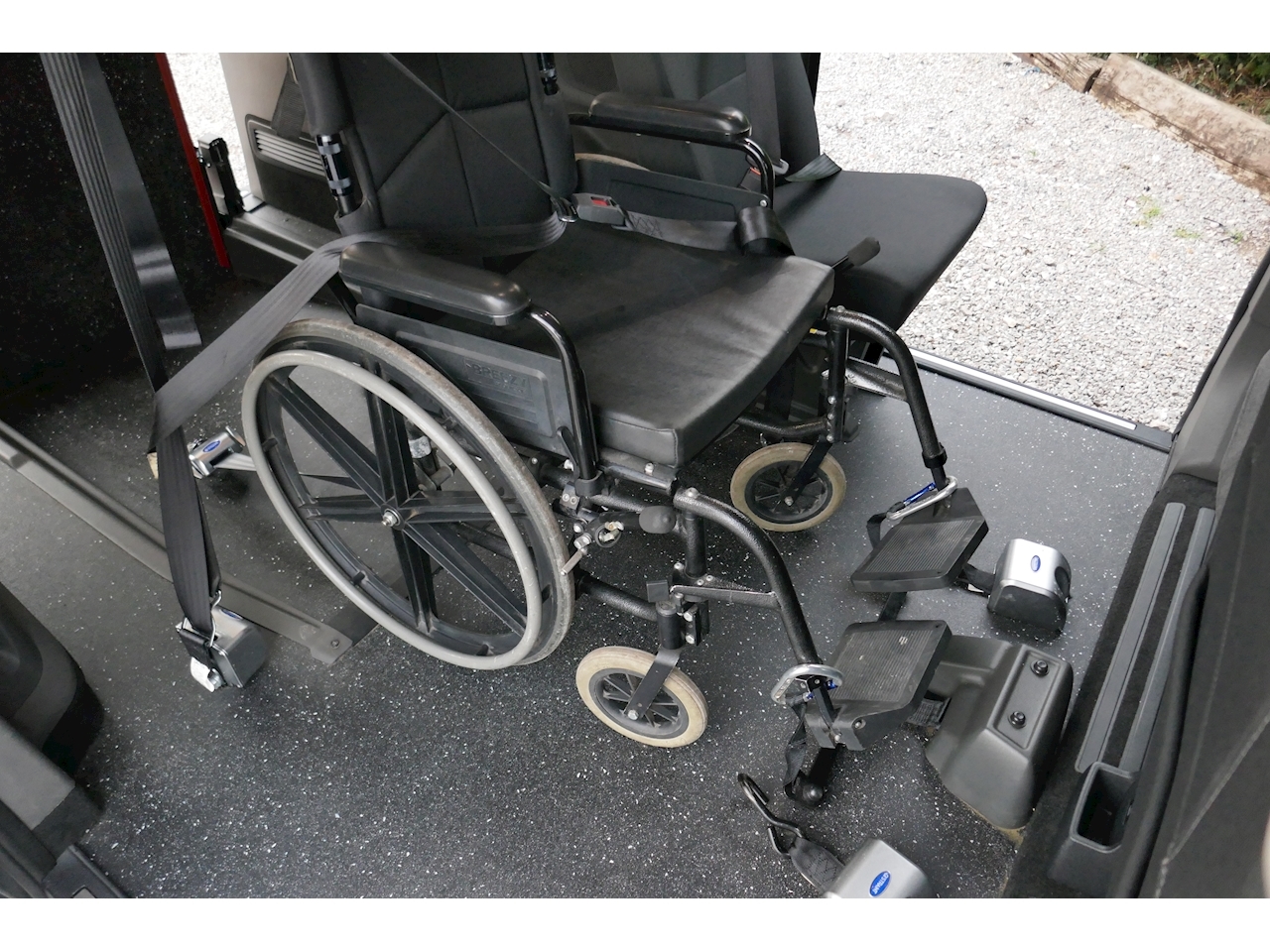 Used 2018 Ford Tourneo Custom Allied Independence RS Mid Mount ...