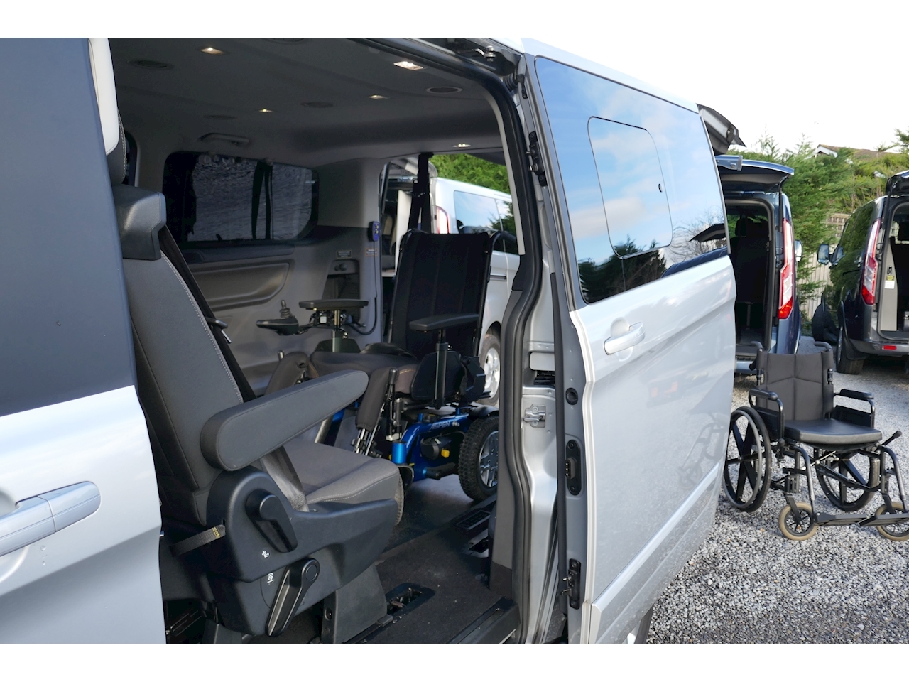 Used 2020 Ford Tourneo Custom Allied Independence RS 3+3 WAV Wheelchair ...