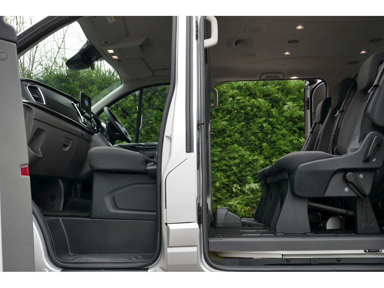 Used 2020 Ford Tourneo Custom Allied Independence RS 3+3 WAV Wheelchair ...