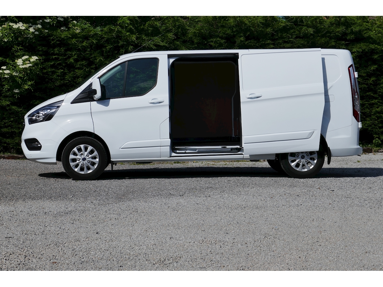 Used 2022 Ford Transit Custom 300 L1 H1 Limited 130ps Euro 6 Diesel Van ...