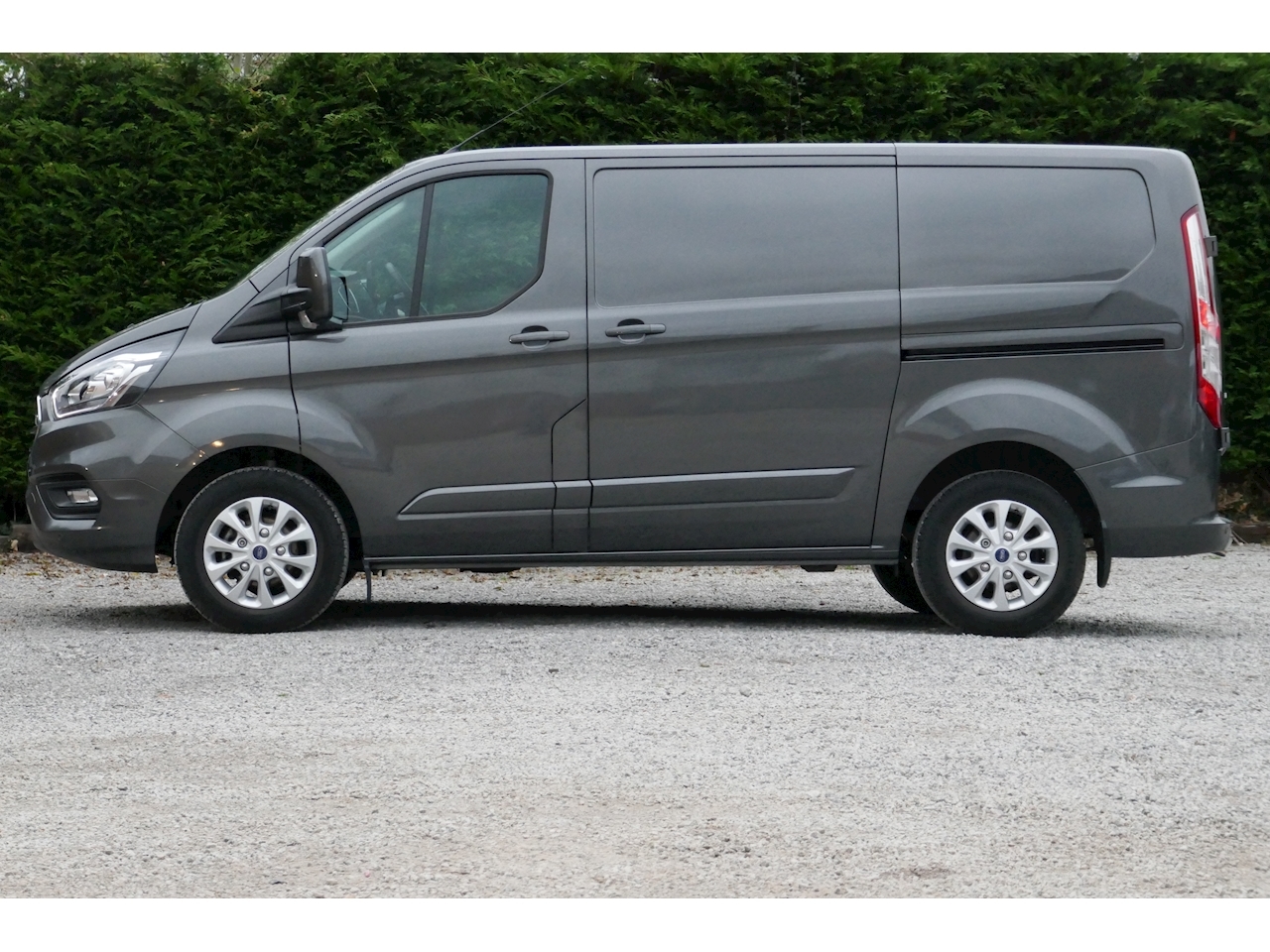 Used 2022 Ford Transit Custom 300 L1 Limited 130ps Euro 6 AUTOMATIC ...