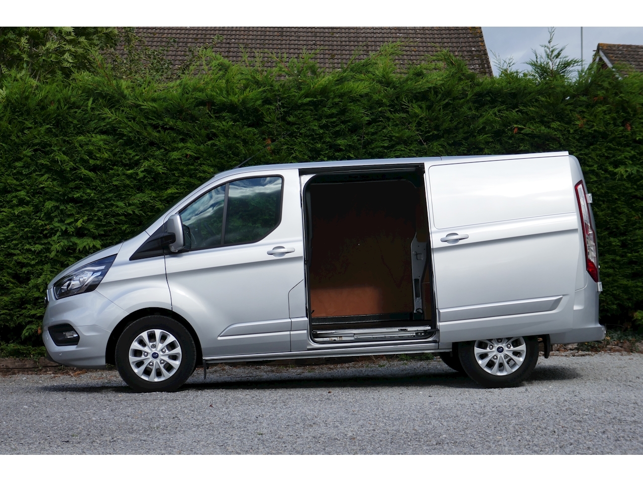 Used 2022 Ford Transit Custom 300 L1 Limited 130ps Euro 6 AUTOMATIC ...