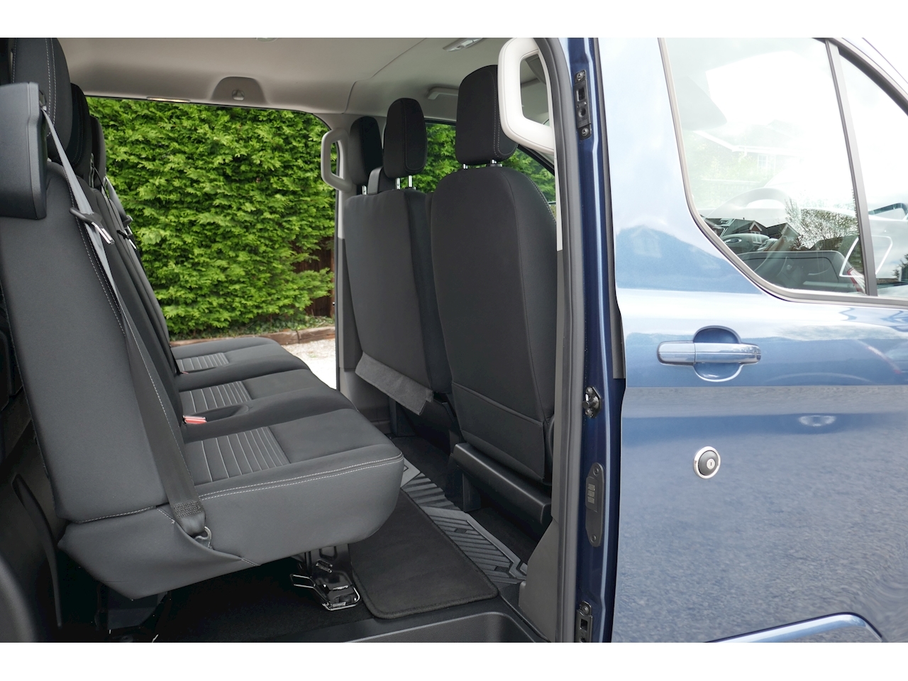 Used 2022 Ford Transit Custom 320 L2 DCiV Limited 130ps Euro 6 Diesel ...