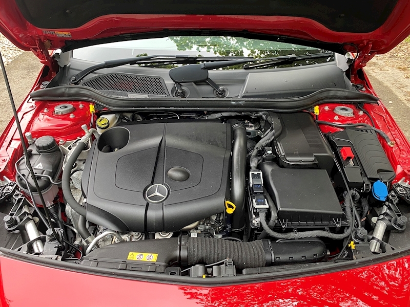 Mercedes-Benz 2.1 A200d AMG Line (Executive) Hatchback 5dr Diesel (s/s ...