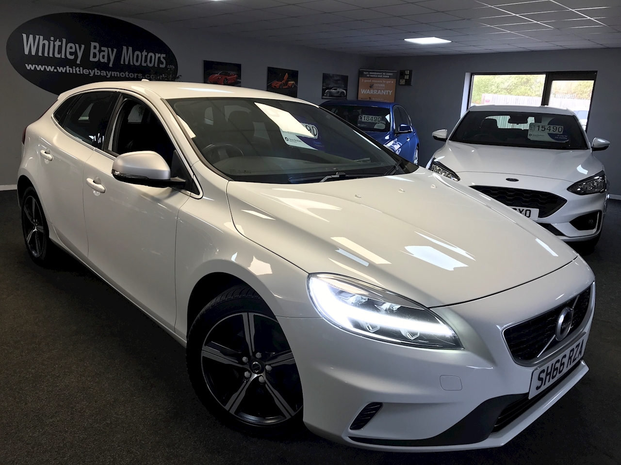 Used 2016 Volvo V40 R-Design 2.0 5dr Hatchback Manual Petrol For Sale ...