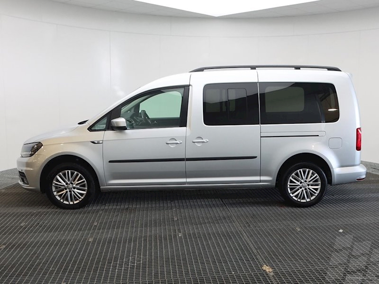 Used 2019 Volkswagen Caddy Maxi Life TDI For Sale in Essex (U796 ...