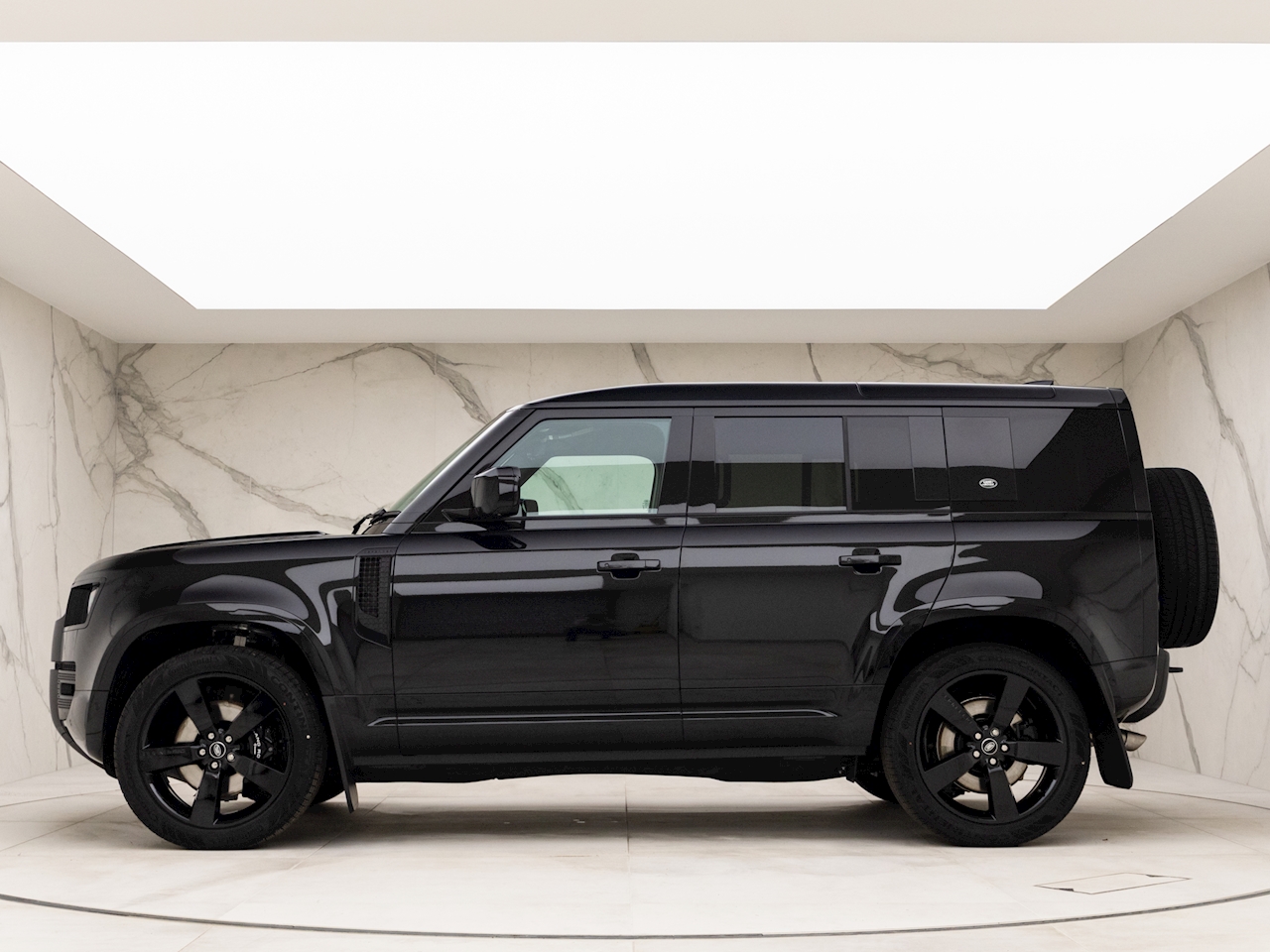 2022 Used Land Rover Defender 110 P525 V8 | Santorini Black