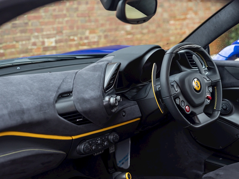 Fotos - Ferrari Pista Spider Blu Elder y Ferrari 488 Pista Blu ...