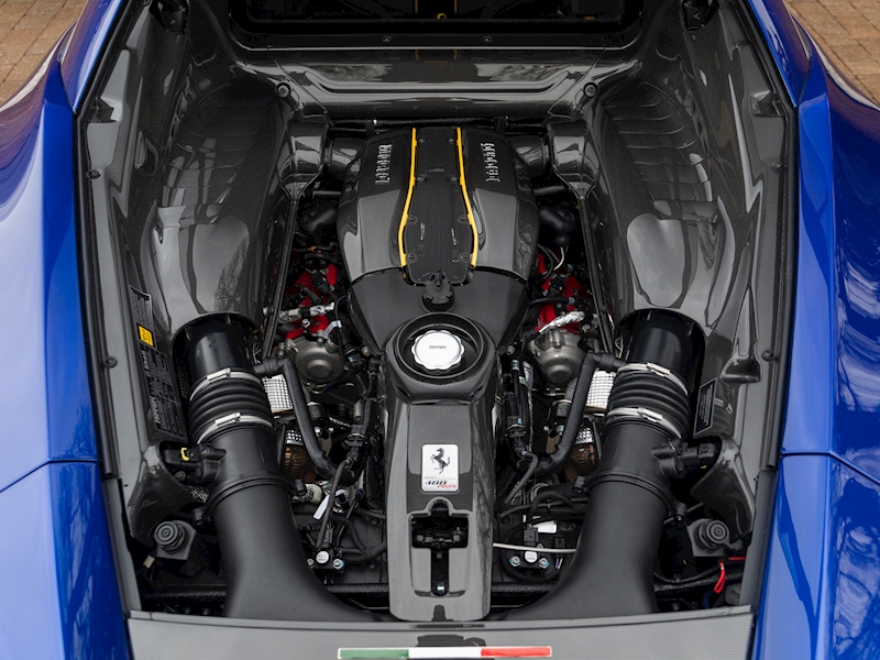 Fotos - Ferrari Pista Spider Blu Elder y Ferrari 488 Pista Blu ...