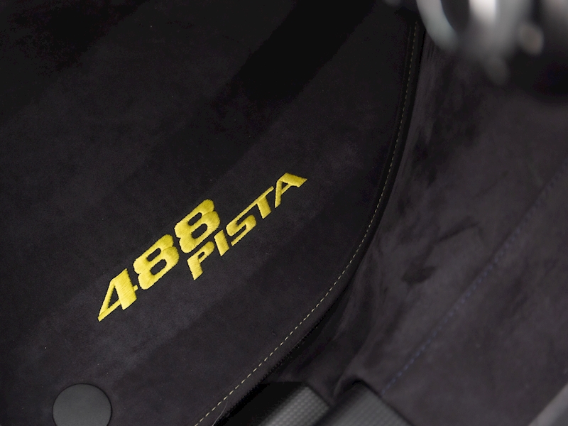 Fotos - Ferrari Pista Spider Blu Elder y Ferrari 488 Pista Blu ...