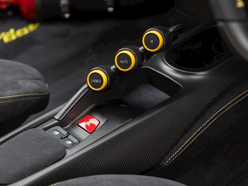 Fotos - Ferrari Pista Spider Blu Elder y Ferrari 488 Pista Blu ...