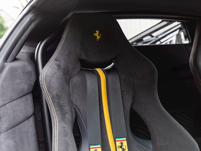 Fotos - Ferrari Pista Spider Blu Elder y Ferrari 488 Pista Blu ...