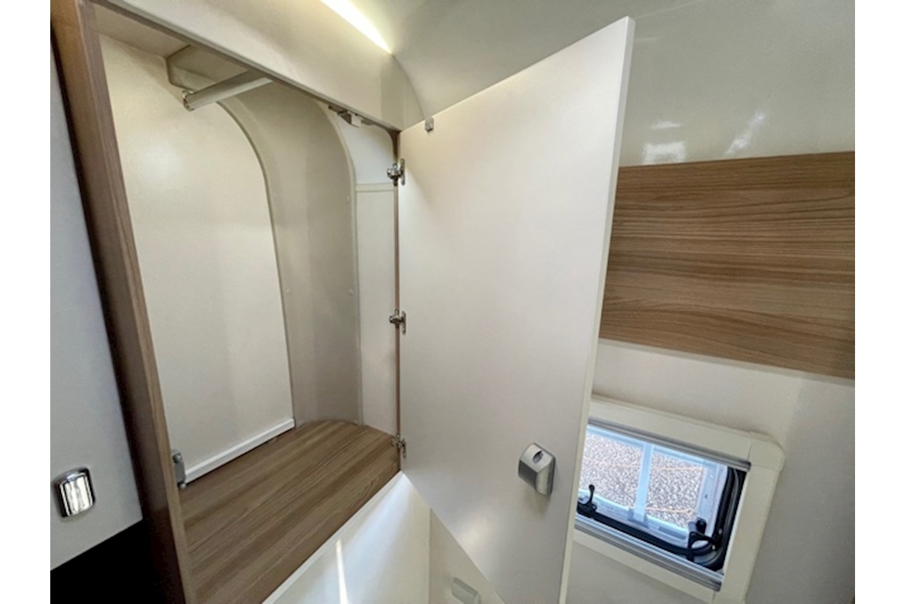 Used 2019 SWIFT ESCAPE 604 MOTORHOME For Sale (U6076) | Geoff Cox