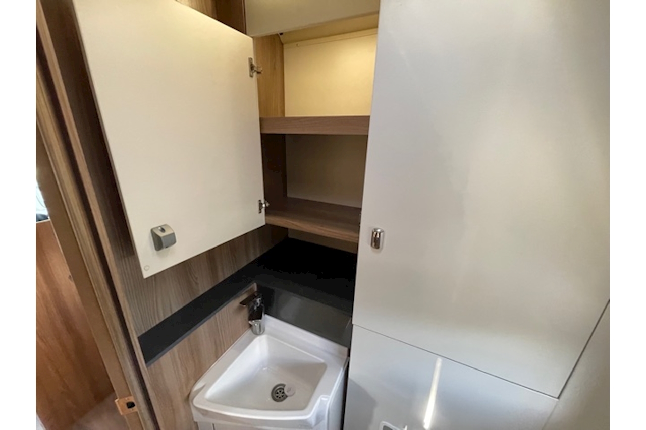 Used 2019 SWIFT ESCAPE 604 MOTORHOME For Sale (U6076) | Geoff Cox