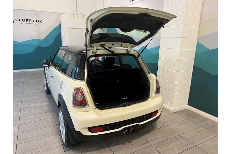 Used 2010 MINI 1.6 Cooper S Hatchback 3dr Petrol Manual Euro 5 (184 ps ...
