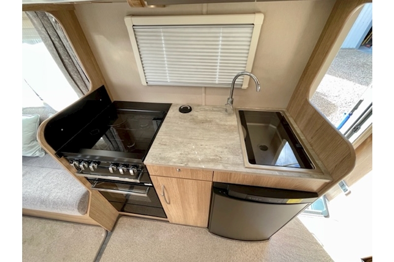 Used 2021 Auto Trail 720 2.2 Motorhome Manual Diesel For Sale in ...