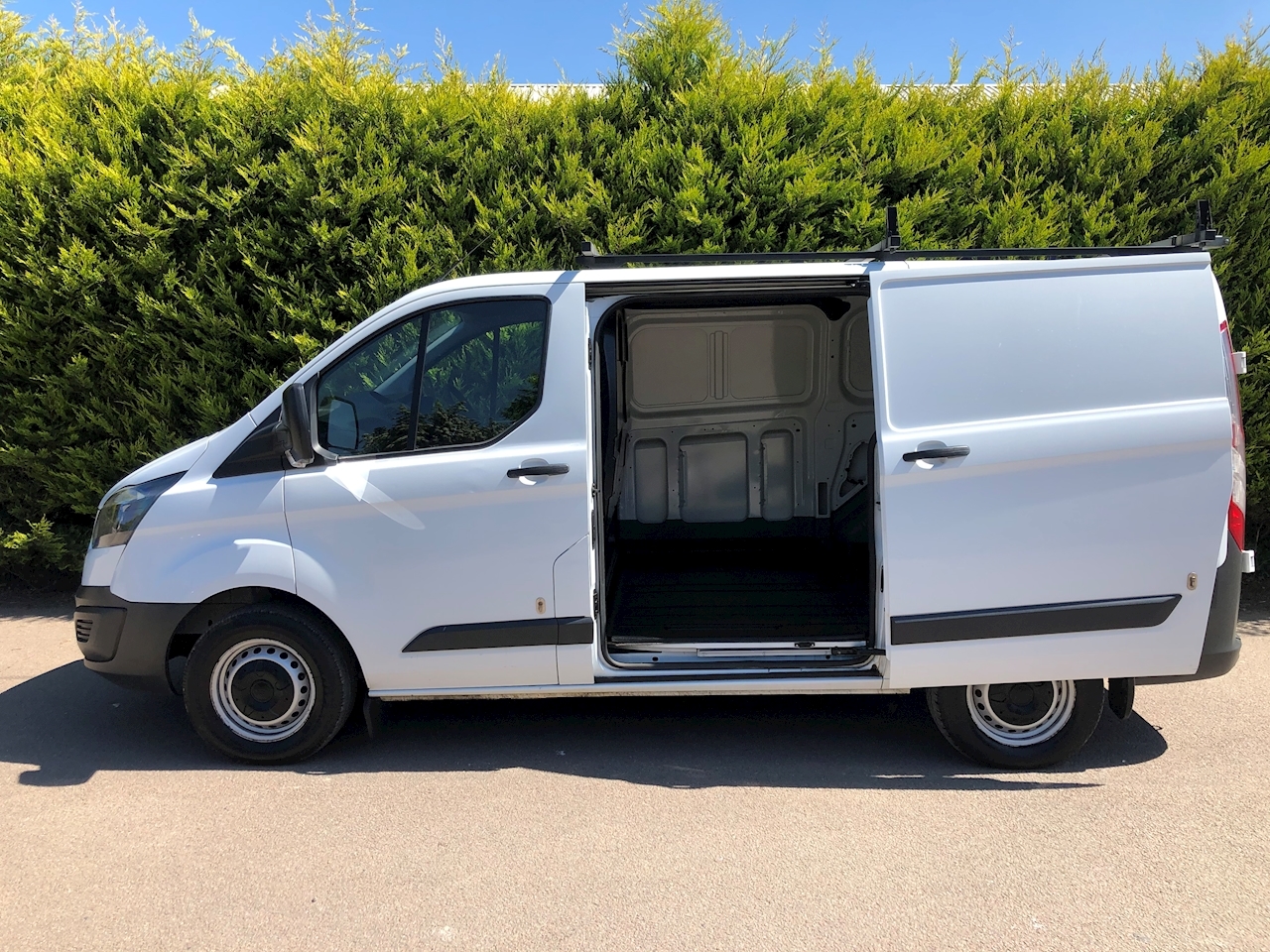 Used 2013 Ford Transit Custom 310 2.2 SWB PANEL VAN For Sale in Leics ...