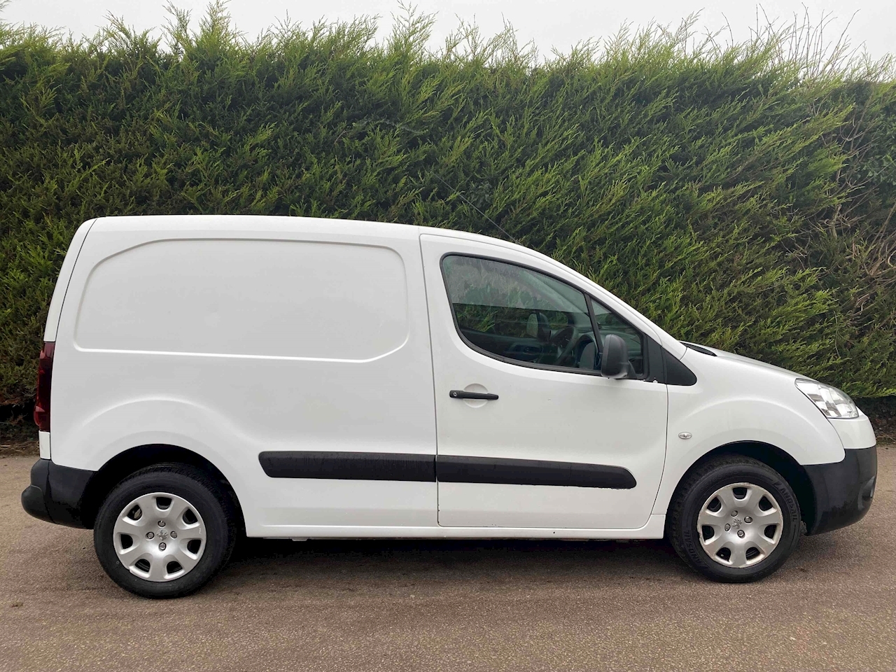Used 2014 Peugeot Partner 1.6 e-HDIi Professional 850 L2 LWB PANEL VAN ...