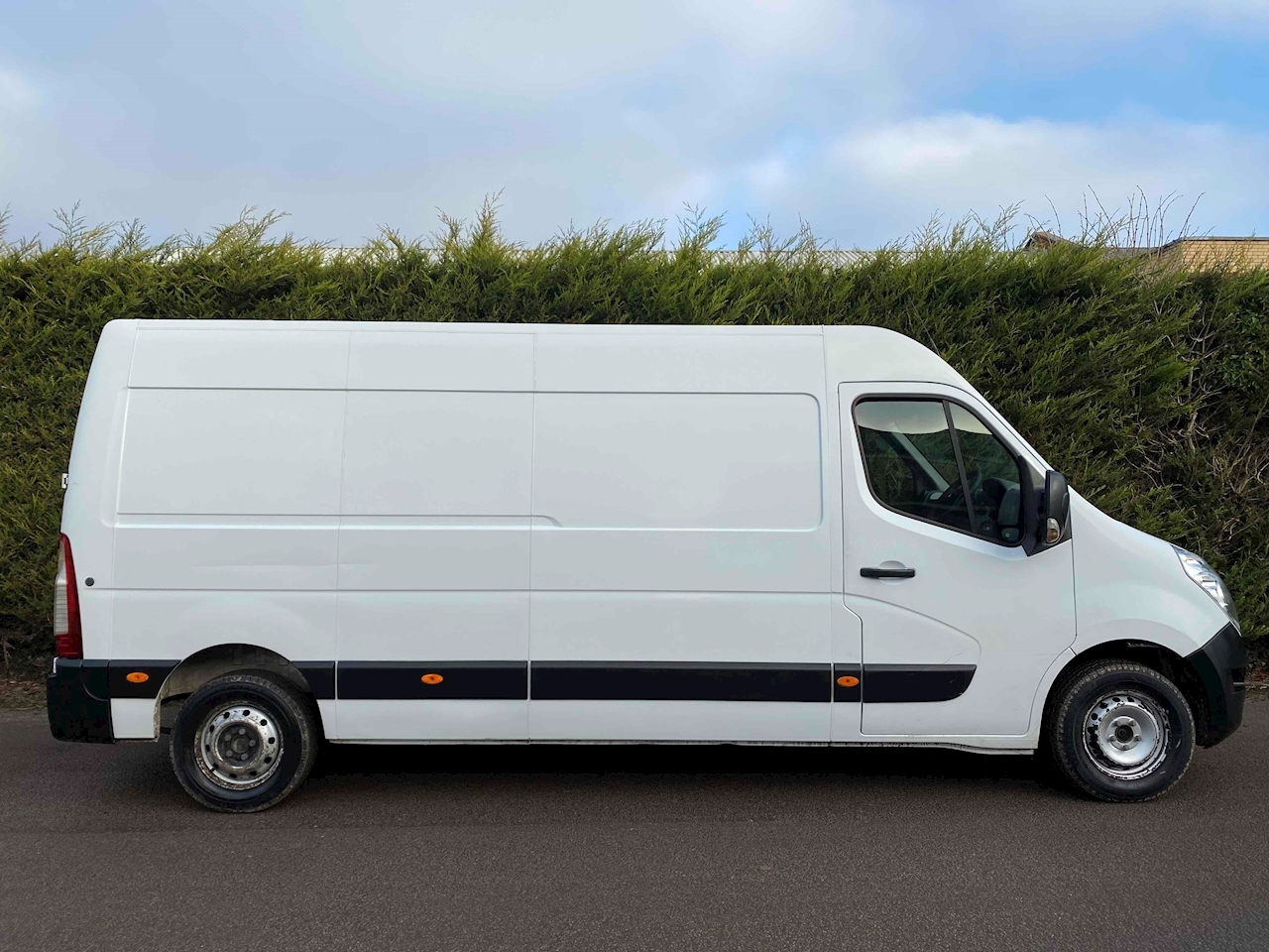 Used 2013 Renault Master 2.3 dCi 35 L3 LWB MEDIUM ROOF PANEL VAN For ...