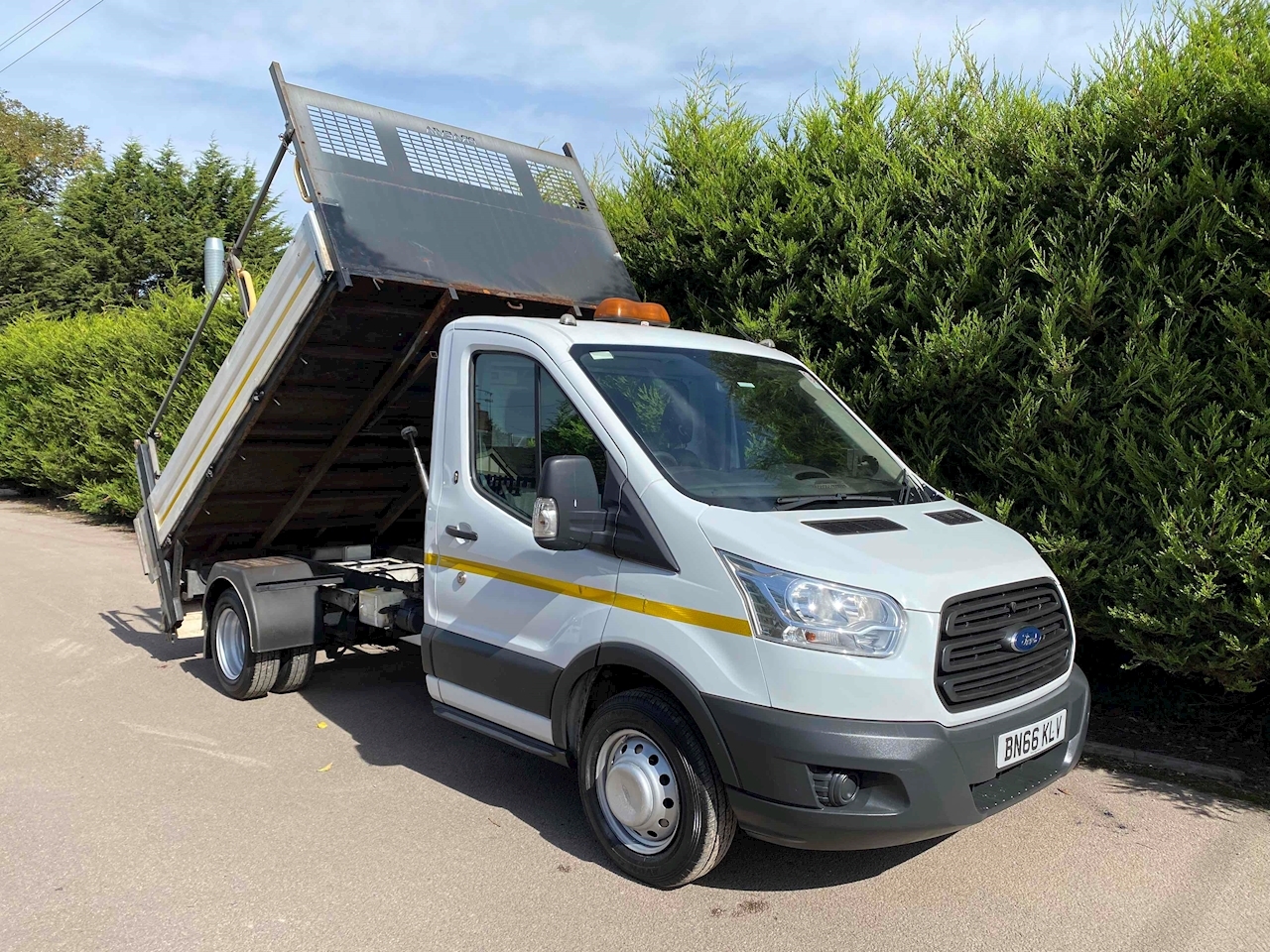 Used 2016 Ford Transit 350 2.2 TDCI LWB TIPPER WITH TAIL LIFT For Sale ...