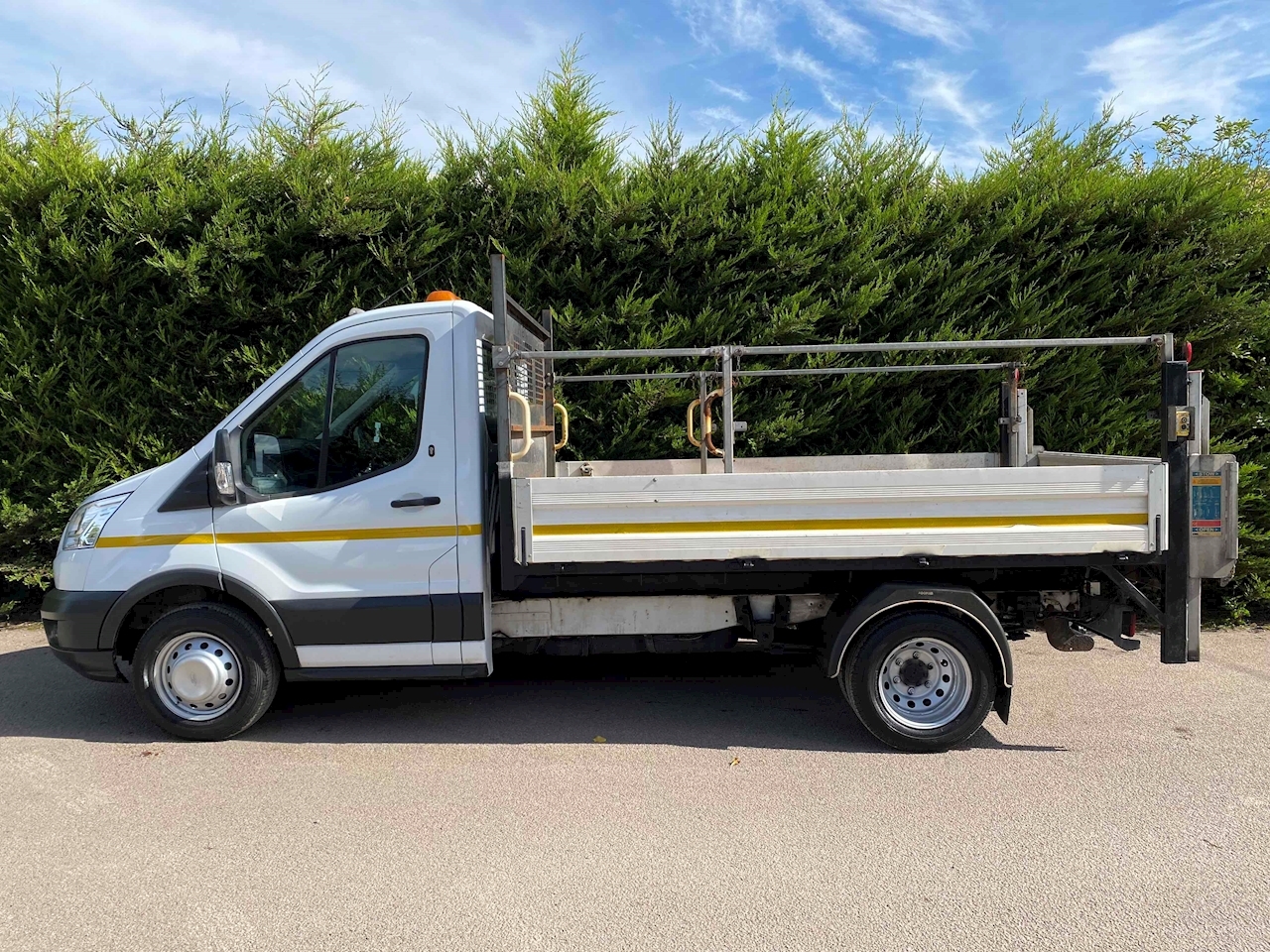 Used 2016 Ford Transit 350 2.2 TDCI LWB TIPPER WITH TAIL LIFT For Sale ...