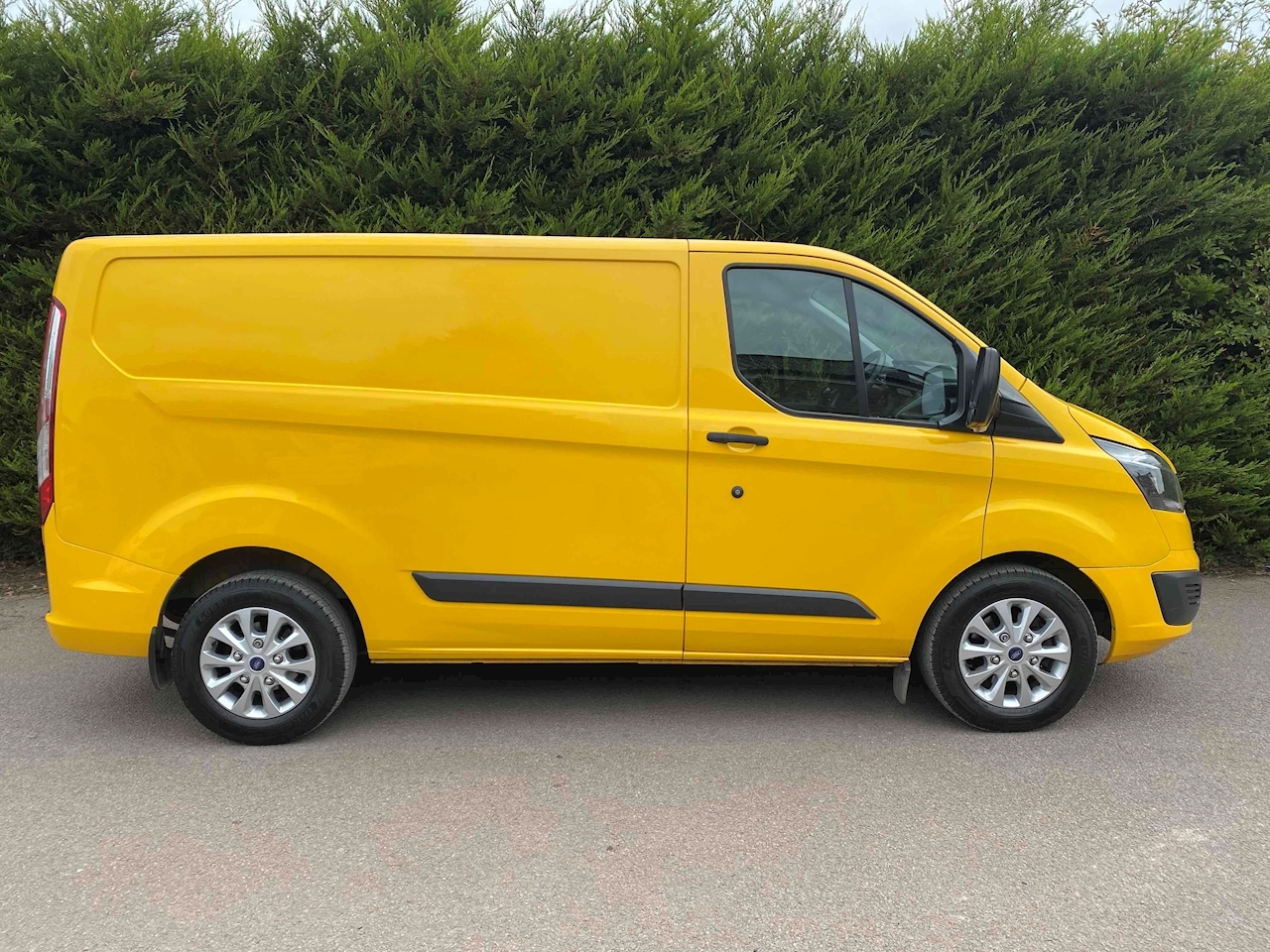 Used 2016 Ford Transit Custom 340 2.0 TDCI 130bhp SWB L1 H1 PANEL VAN ...