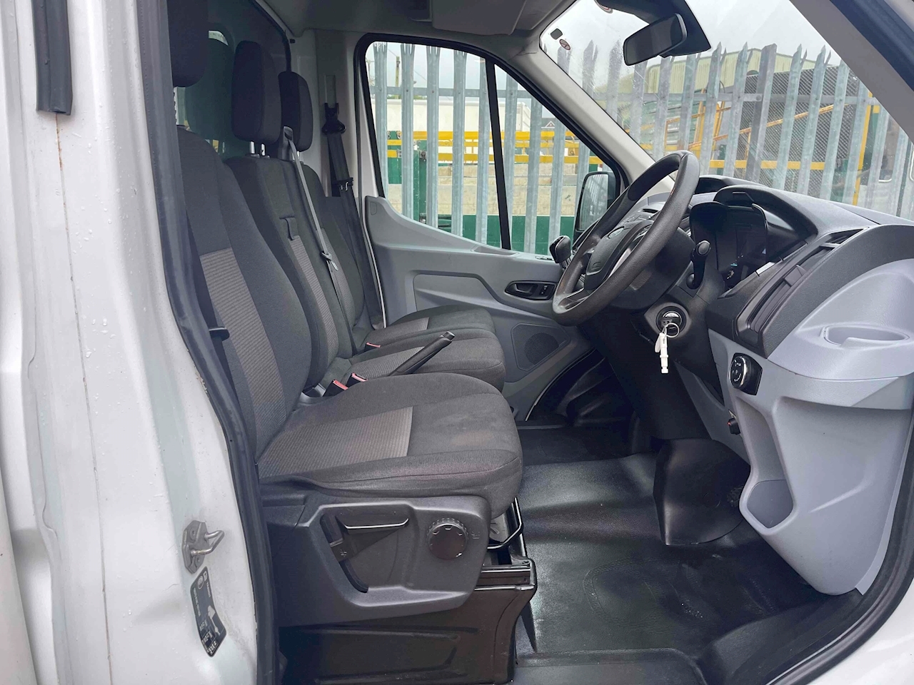 Used 2015 Ford Transit 2.2 TDCi 155bhp 350 LWB LUTON VAN TAIL LIFT DRW ...