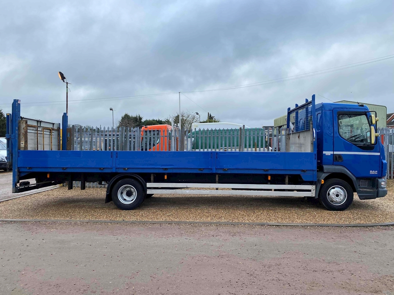Used 2013 DAF LF LF45.160 23ft DROPSIDE - TAIL LIFT For Sale in Leics ...