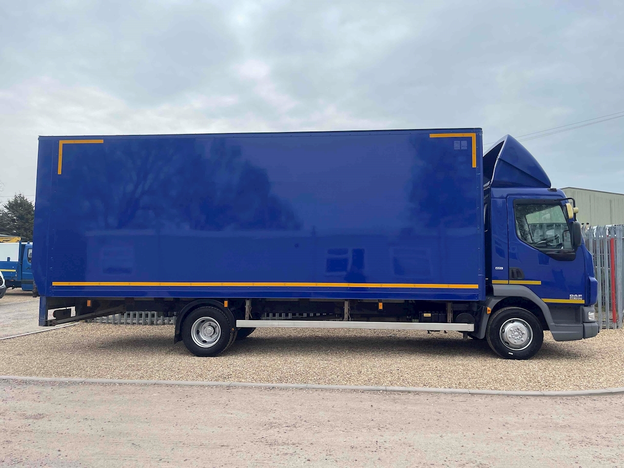 Used 2013 DAF LF 45 160 7.5 TON 23FT BOX LORRY 1 TON TAILLIFT AUTOMATIC ...