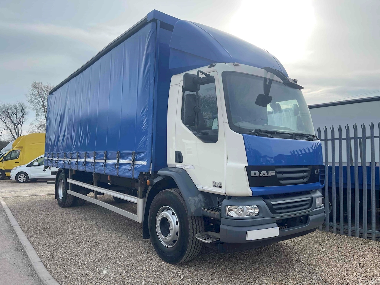Used 2012 DAF LF 6.7 18 TON CURTAIN SIDE For Sale in Leics (U2111) | DVS