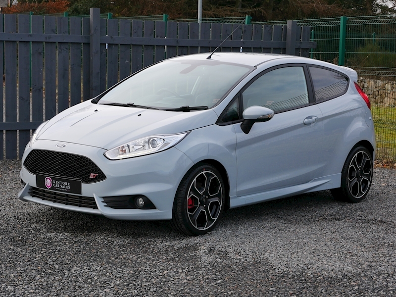 Used 2016 Ford Fiesta 1.6T EcoBoost ST-200 For Sale (U2554) | Kintore ...