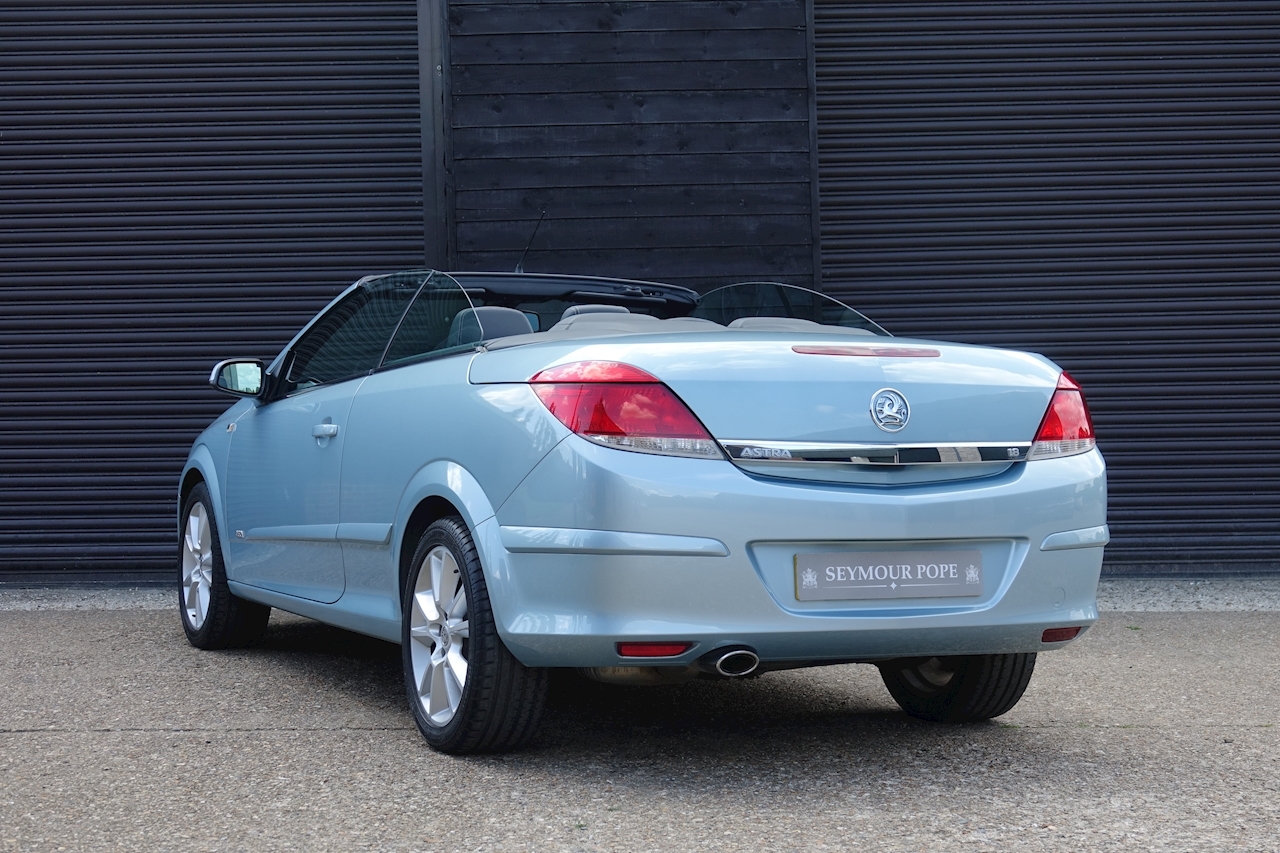 Used 2009 Vauxhall Astra 1.8 Twin Top Design 5 Speed Manual For Sale in ...