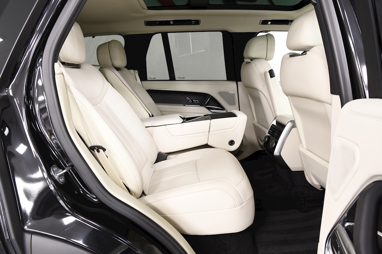 Used 2023 Land Rover Range Rover P530 V8 Autobiography For Sale in Kent ...