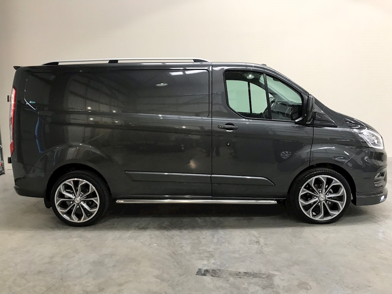 Used 2018 Ford Transit Custom 280 Limited Elite Edition 130 For Sale ...